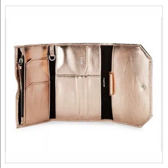 Ivanka Trump | Bags | Ivanka Trump Rio Leather Travel Wallet Gift Set ...